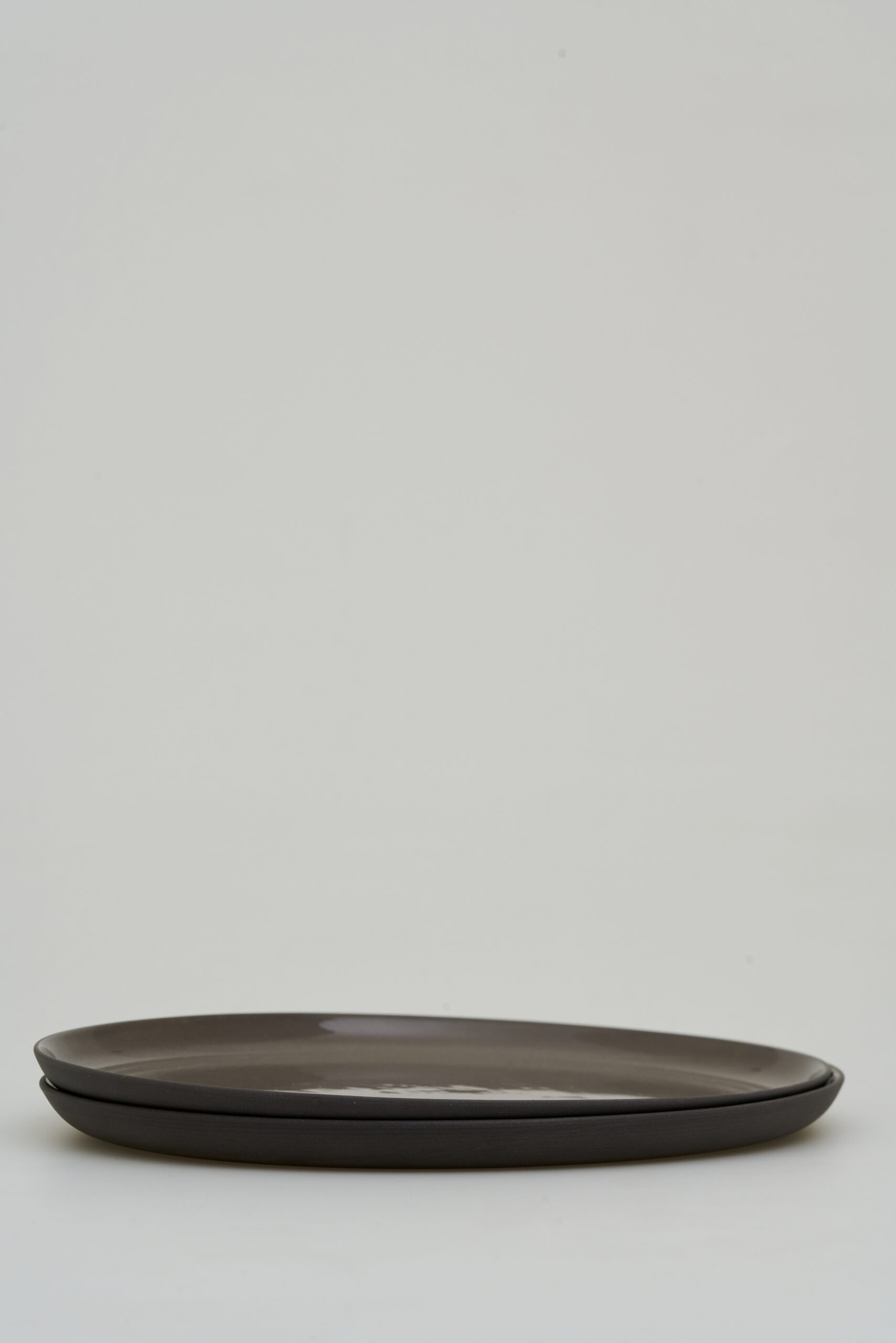 Centro Presentation Plate Grey - PIKA STUDIO.CO